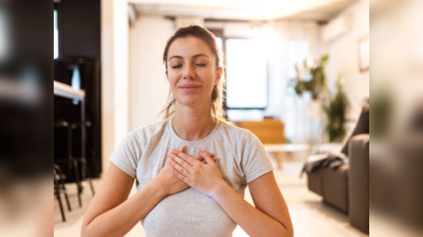 8 reasons to consume soaked raisin water every morning