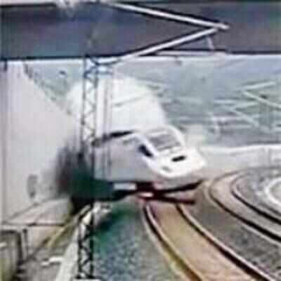 80 dead as train flies off curve at 190-kph