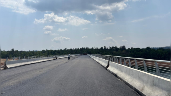 Karnataka's longest inland bridge nears completion: Sigandur to Sagar ...