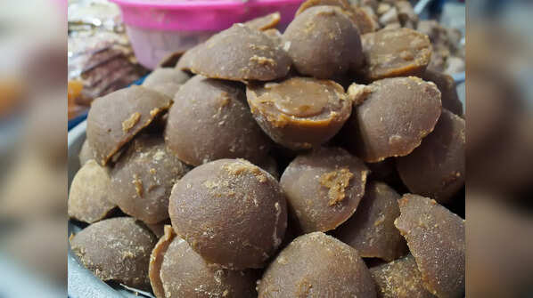 Types of jaggery, their benefits and which one is the best