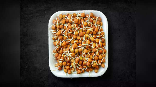 Do sprouts have more protein than regular dal?