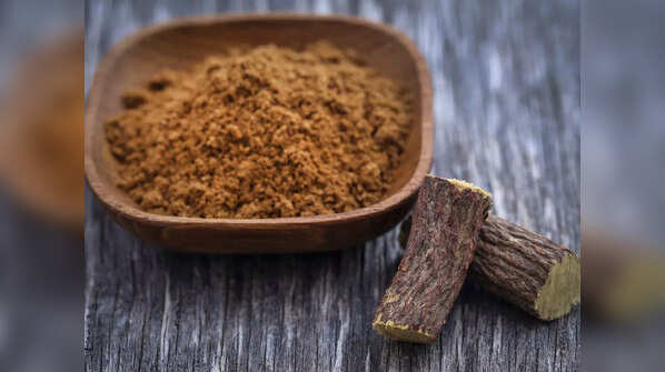 Mulethi: How to use licorice for cold and sore throat