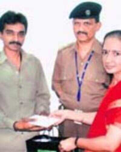 Diwali gift for honest manja