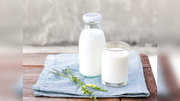 Organic vs regular milk, and the pros and cons of organic milk
