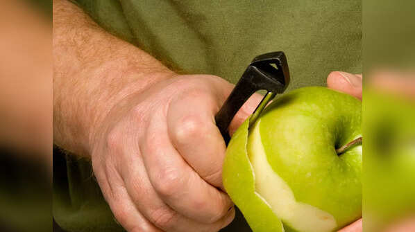 Without Peel Apple Benefits: 5 Reasons why eating Apples without peel ...
