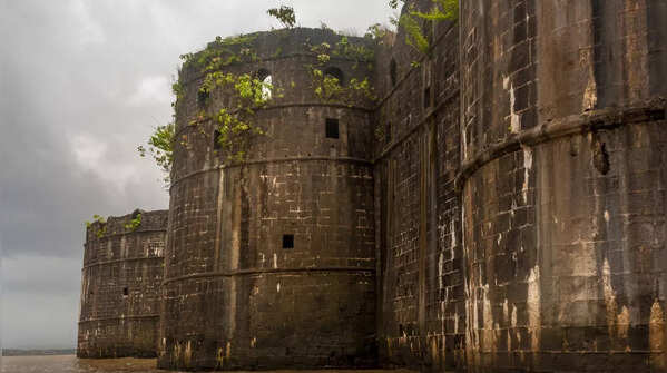5 sea forts in Maharashtra that once ruled the Arabian coastline