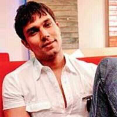 Hooda wants Karan to act