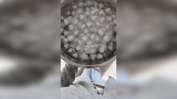 Ice Water Facial: How to do the ice water facial to tighten the skin