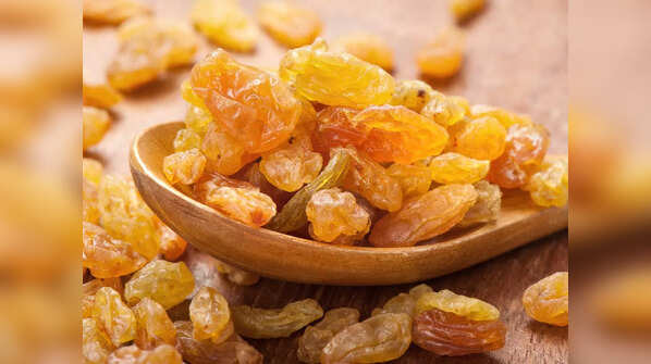 Why should you eat soaked raisins?