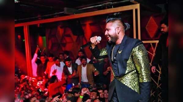 Sukhe Muzical Doctorz performed on New Year's eve in Delhi
