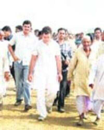 Rahul dares Maya again, starts padayatra in Bhatta-Parsaul