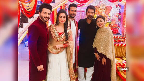 Make-up rules to including real families in required scenes: New ...