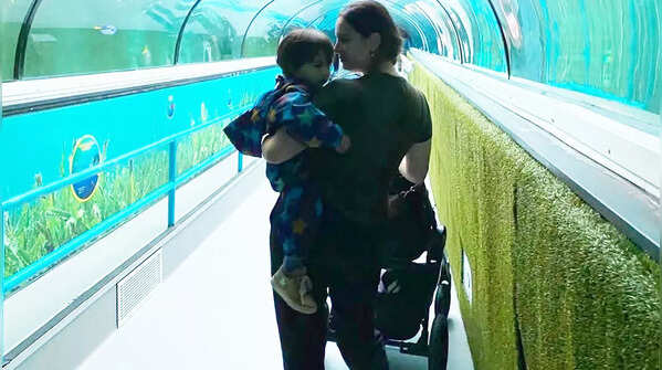 Evelyn Sharma delights fans as she showers endless love on her little ...