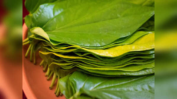 5 reasons to chew betel leaf after every meal