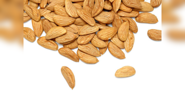 5 reasons why you need to have a handful of almond daily