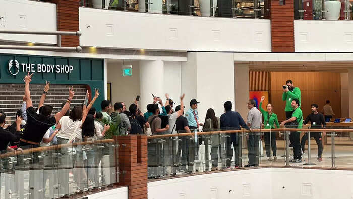 Apple Saket Store: Apple Saket in Delhi opens: Live updates - Tim Cook ...