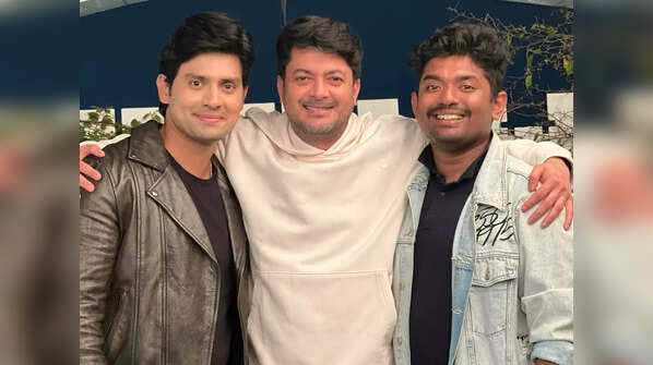 Here's a glimpse of Jisshu U Sengupta, wife Nilanjana, Rahul Mazumder ...