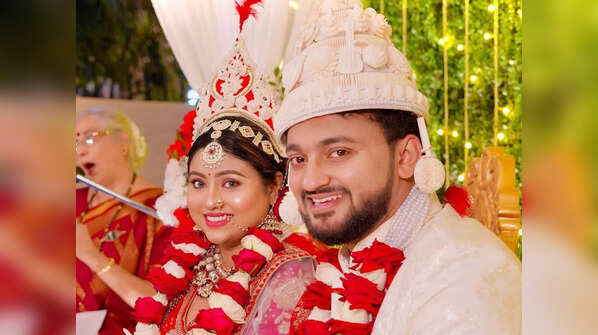 Sa Re Ga Ma Pa fame Debrup Raha gets married to Debmita; see pics