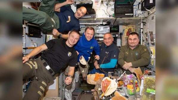 6 things astronauts can’t do in space