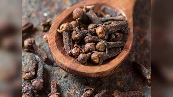 Clove & Tulsi Benefits: 9 reasons to have clove and tulsi on an empty ...
