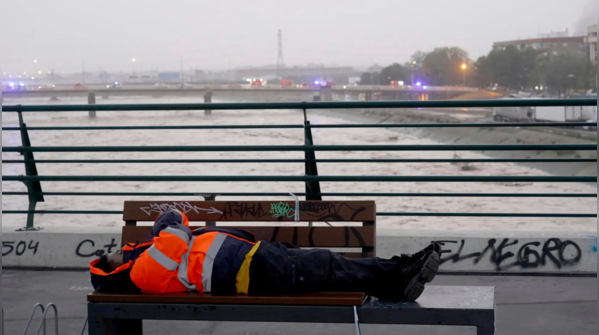 Flash floods in Spain: Cars float as Valencia roads under water