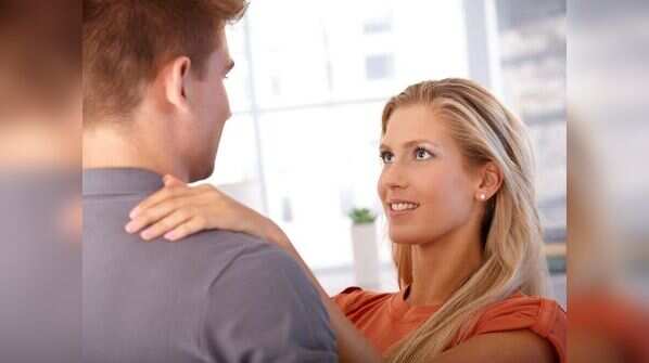 7 ways to make your boyfriend smile when he is mad at you