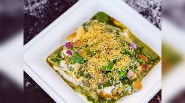 5 ways to reuse leftover Samosas for tiffin