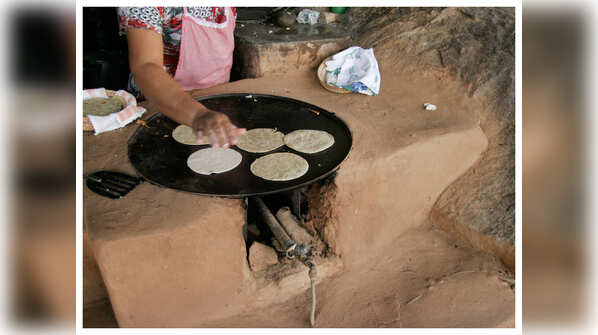 5 benefits of cooking food on a mud chulha (clay stove)