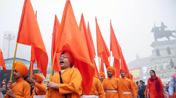 Guru Parab 2024: A visual journey of devotees, nagar kirtans, and ...