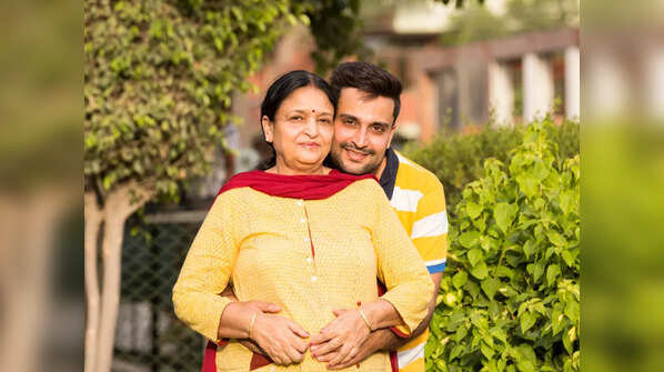 7 types of hugs and what they mean