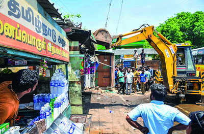 Corpn Clears Encroachments At Gandhipuram Bus Stand | Coimbatore News ...