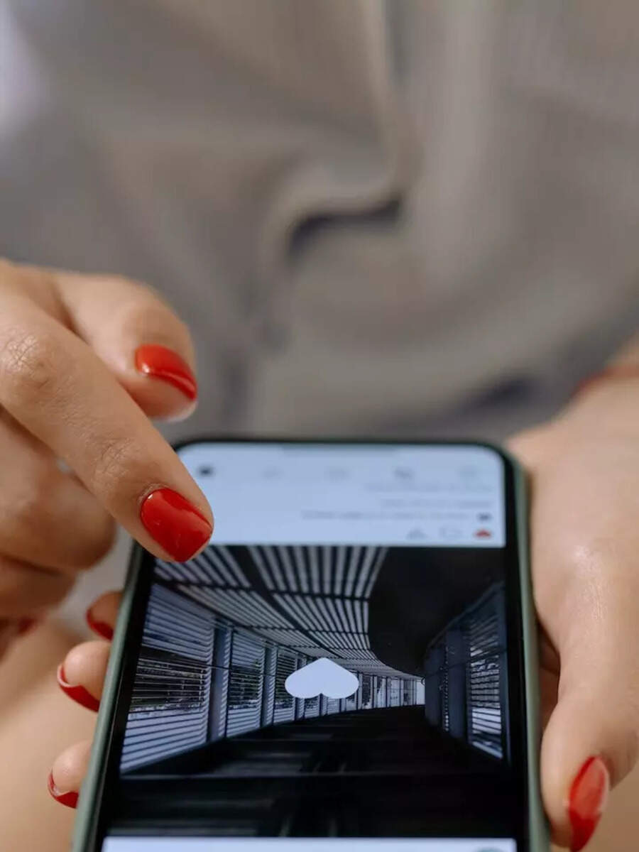 How to enable notifications for an account on Instagram | Gadgets Now