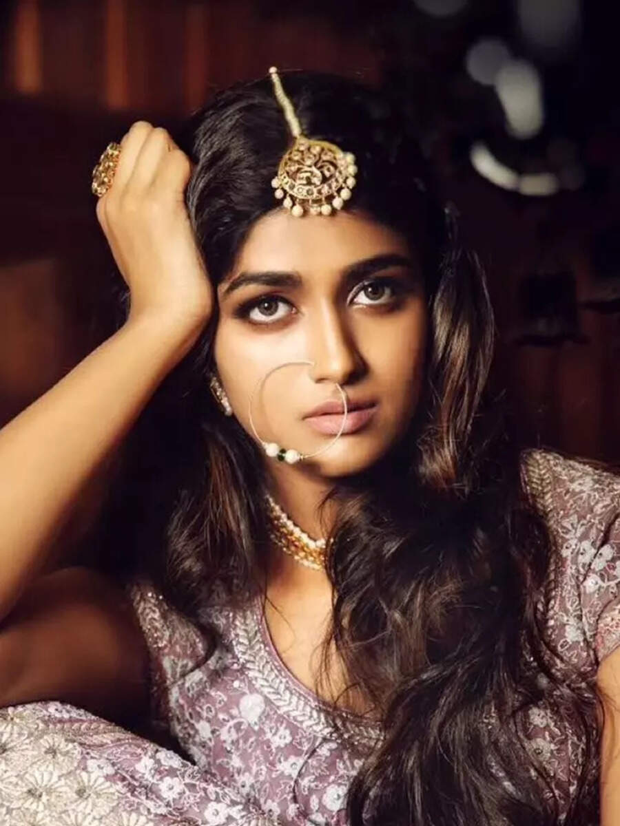 Dimple Hayathi slays in ethnic wear | TOIPhotogallery