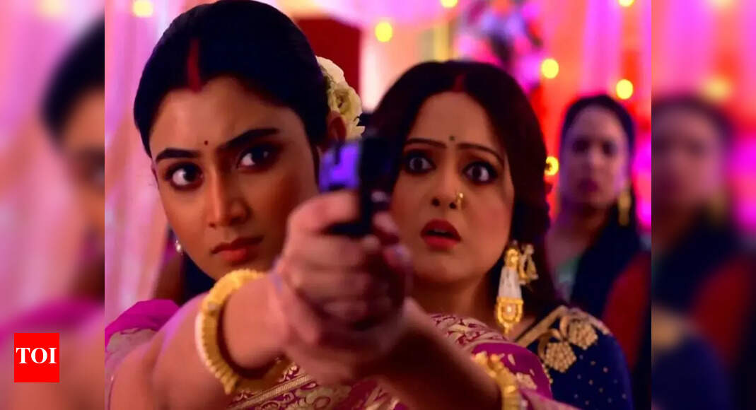 'Jagaddhatri' tops the TRP charts again - Times of India