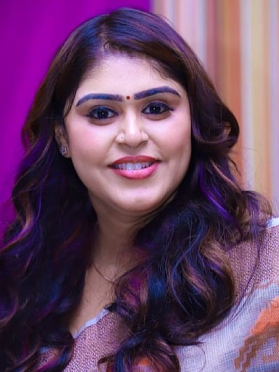 In Pics: TV actress Sasilaya wows in a saree | Times of India