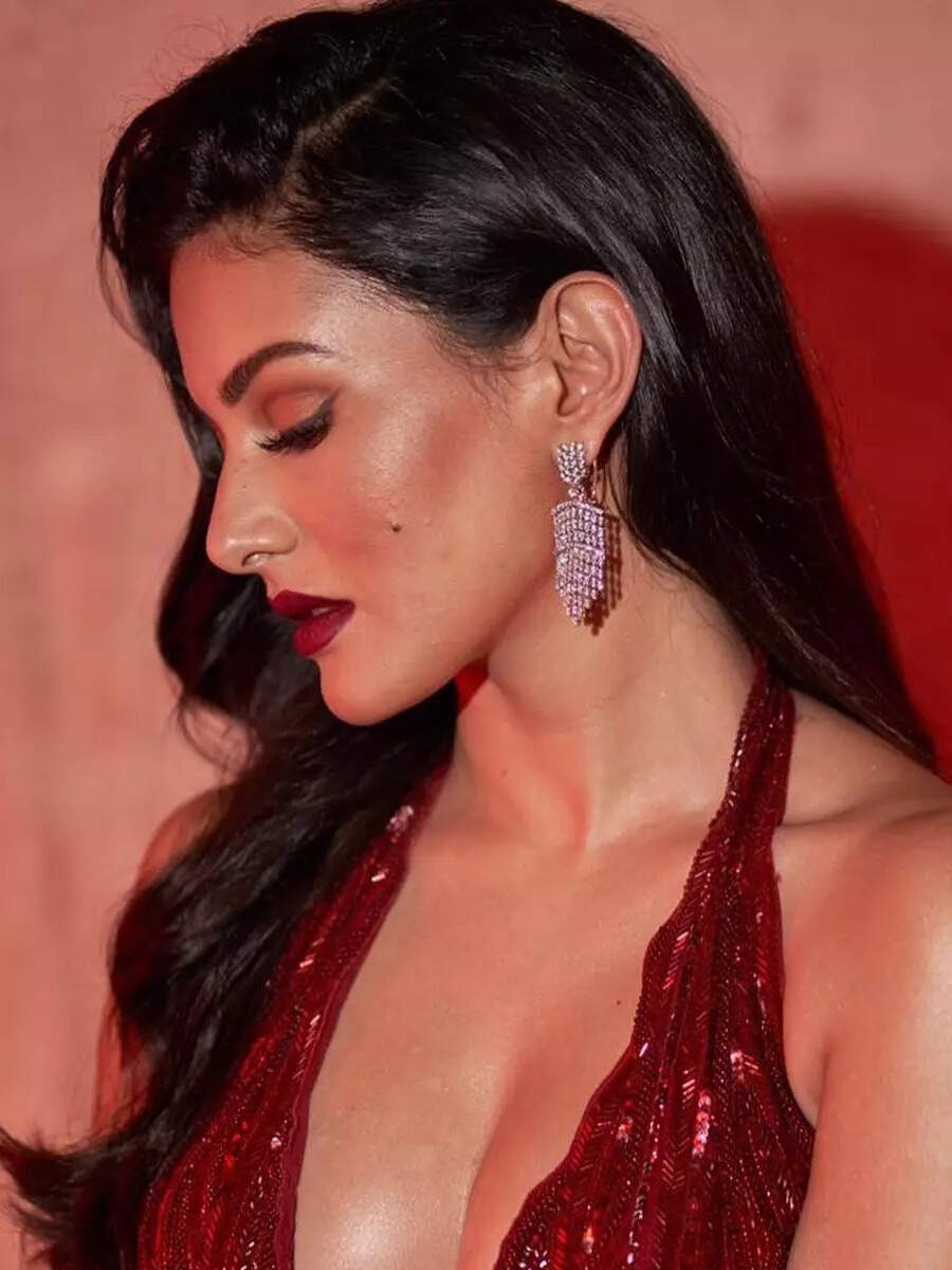 Times when Amyra Dastur dazzled in stylish attire | Times of India