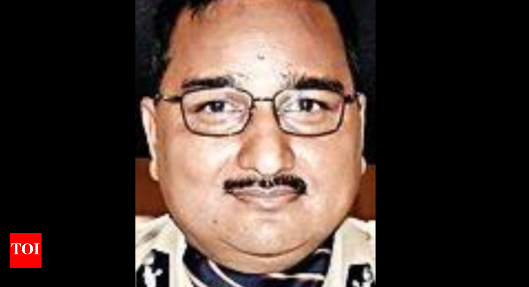 Cp On Night Visit To Check Cop Preparedness | Kolkata News - Times of India