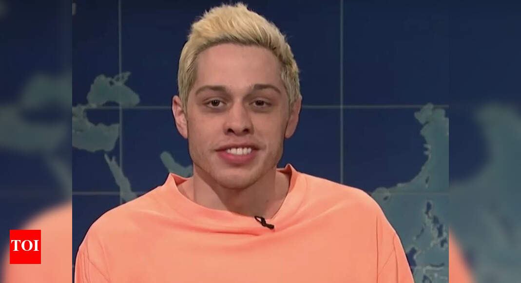 Pete Davidson shows support to striking writers by delivering pizza to ...