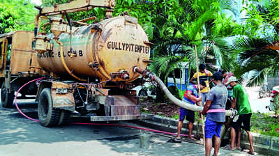 Eye On Storm Forecast, Bmc Cleans Salt Lake Gully Pits & Sewer Lines ...