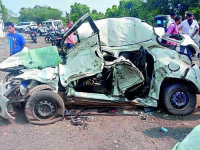 Bardoli: 6 Of Cop’s Family Die In Accident | Surat News - Times of India