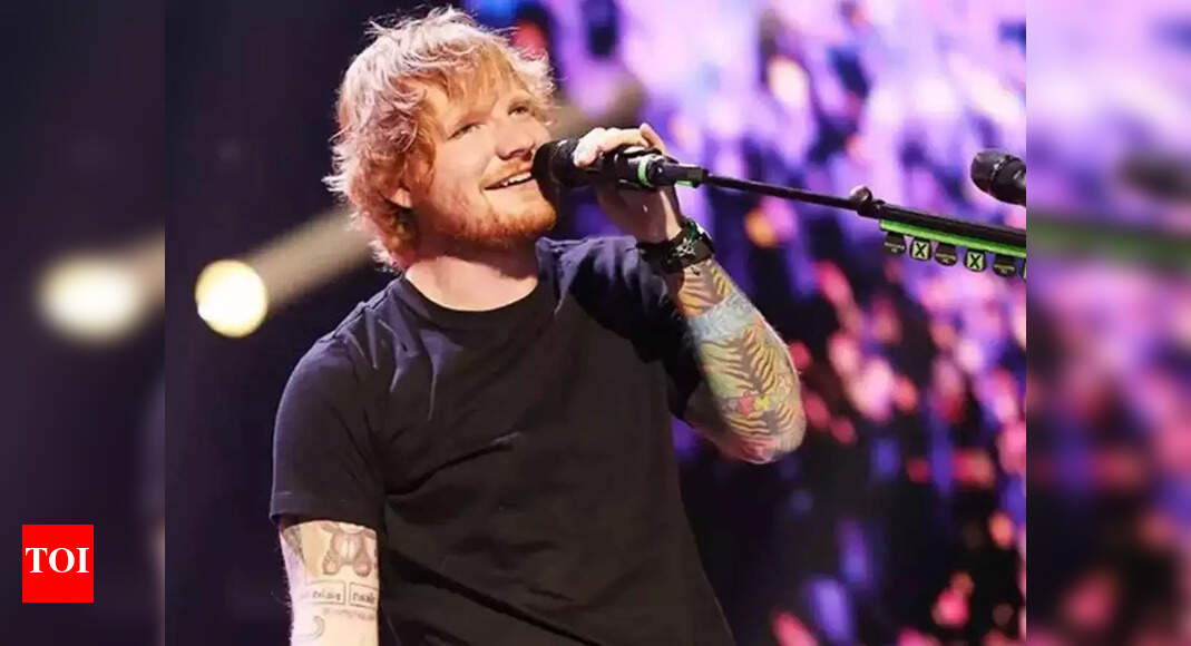 Ed Sheeran surprises fans with performance on top of car in New York ...