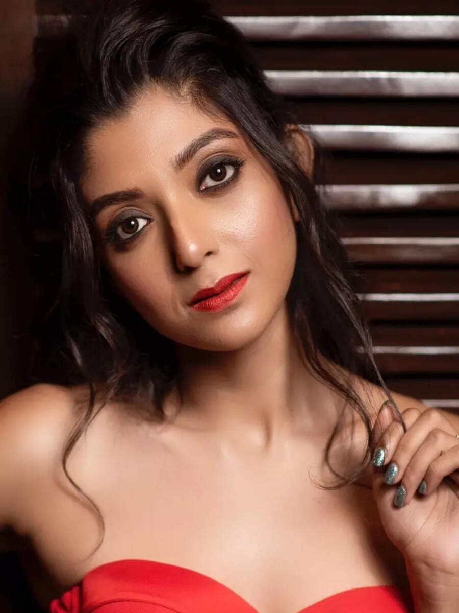 Devlina Kumar’s glammed up looks | Times of India