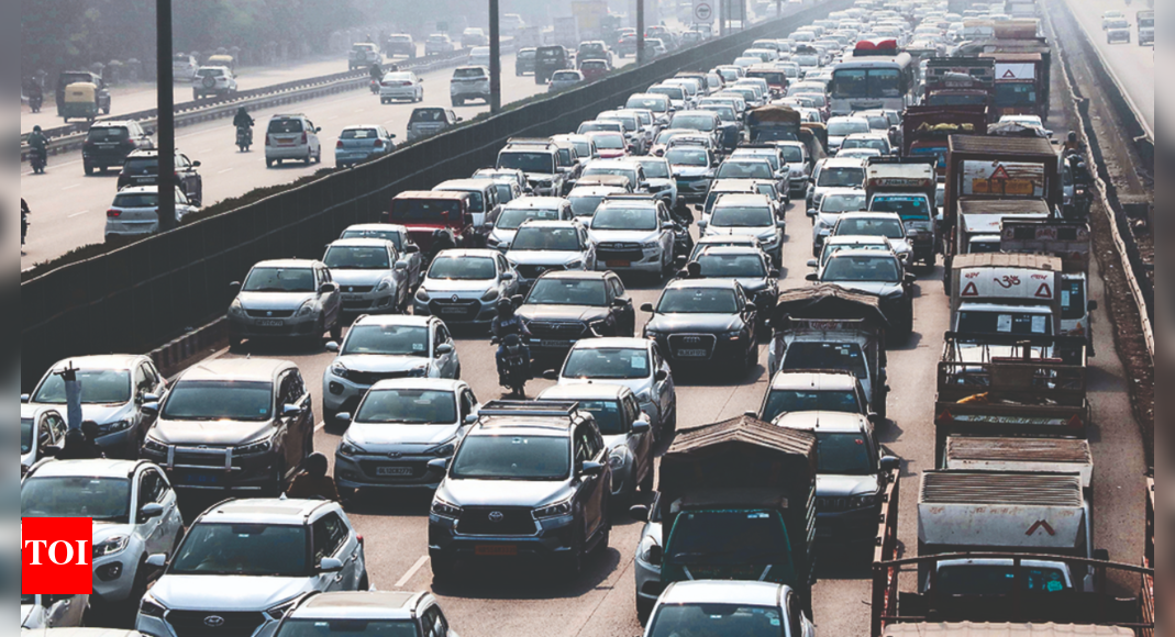 Lane Driving To One-way Traffic: How Cops Plan To Unclog City’s Key ...