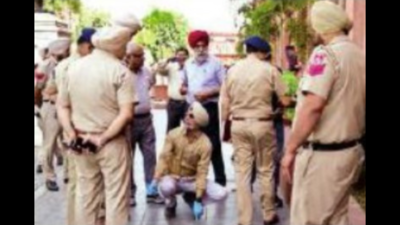 Explosion near Golden Temple injures 6; cops deny terror hit | Amritsar News - Times of India