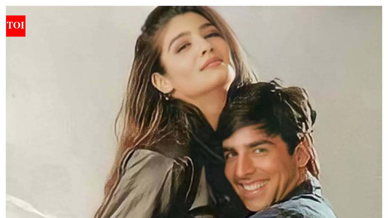 Raveena Tandon and Akshay Kumar reunite: Timeline of the romance ...