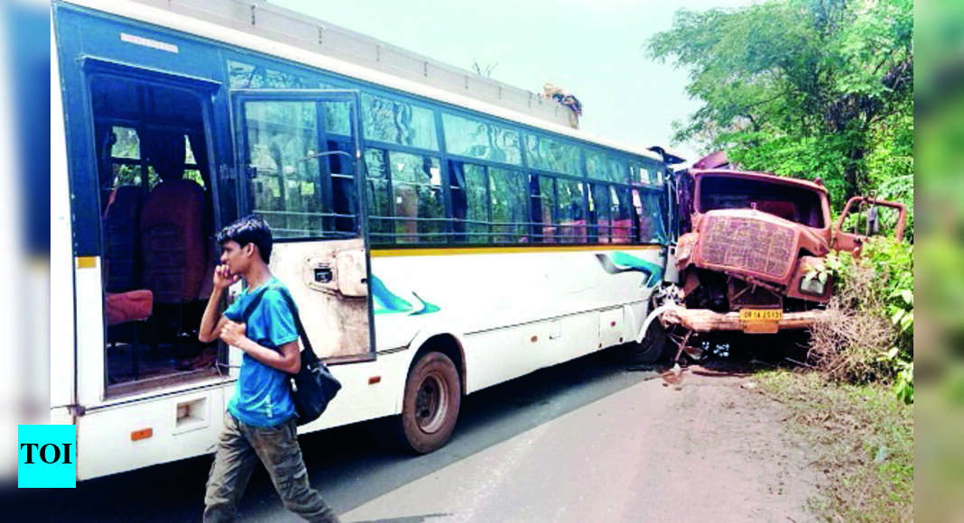 West: 1 Killed As Bus Collides With Oil Tanker In West S’bhum | Ranchi ...
