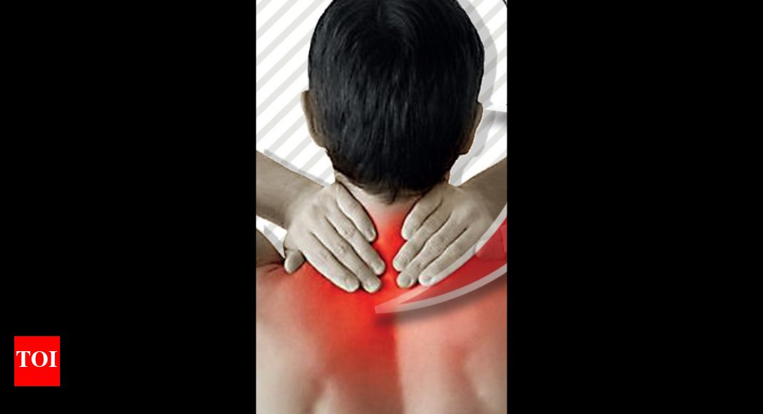 Use Of Phones, Laptops May Cause ‘text Neck’ Among Kids | Patna News ...