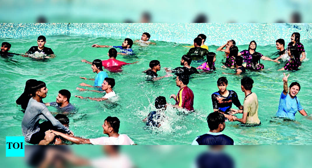 Heatwave: City Hotels, Clubs Experience Surge In Pool Use | Patna News ...