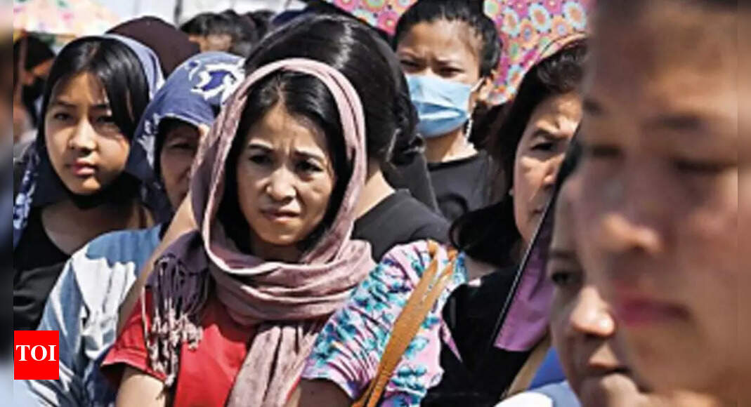 Over 1,000 displaced people in Manipur cross over to Mizoram | Guwahati ...