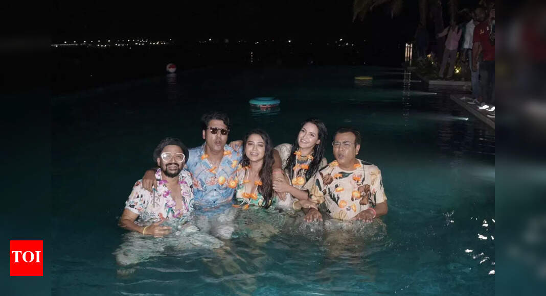 Cast of Abar Bibaho Obhijaan launches new song Mon Bajare with a lively ...